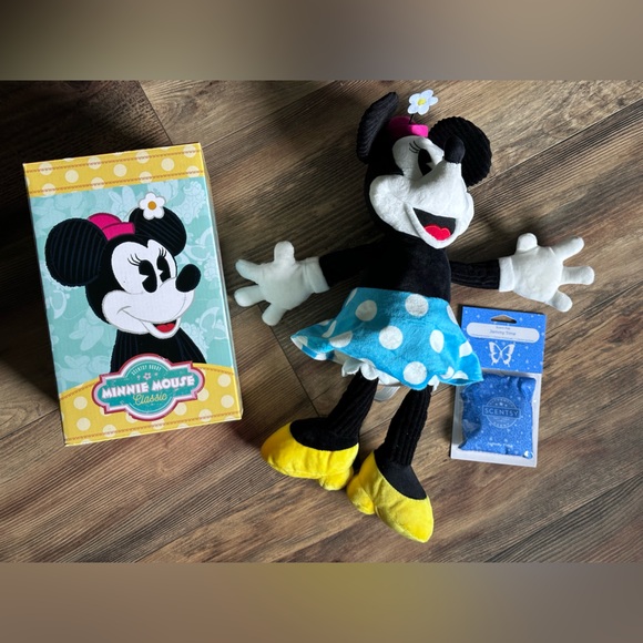 Scentsy | Other | Disneys Minnie Mouse Scentsy Buddy W Scent Pack ...